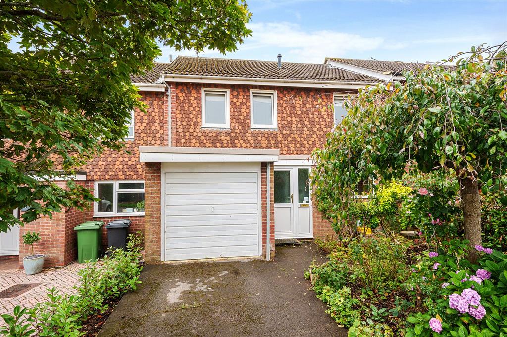 Holt Down, Petersfield, Hampshire, GU31 4 bed terraced house - £500,000