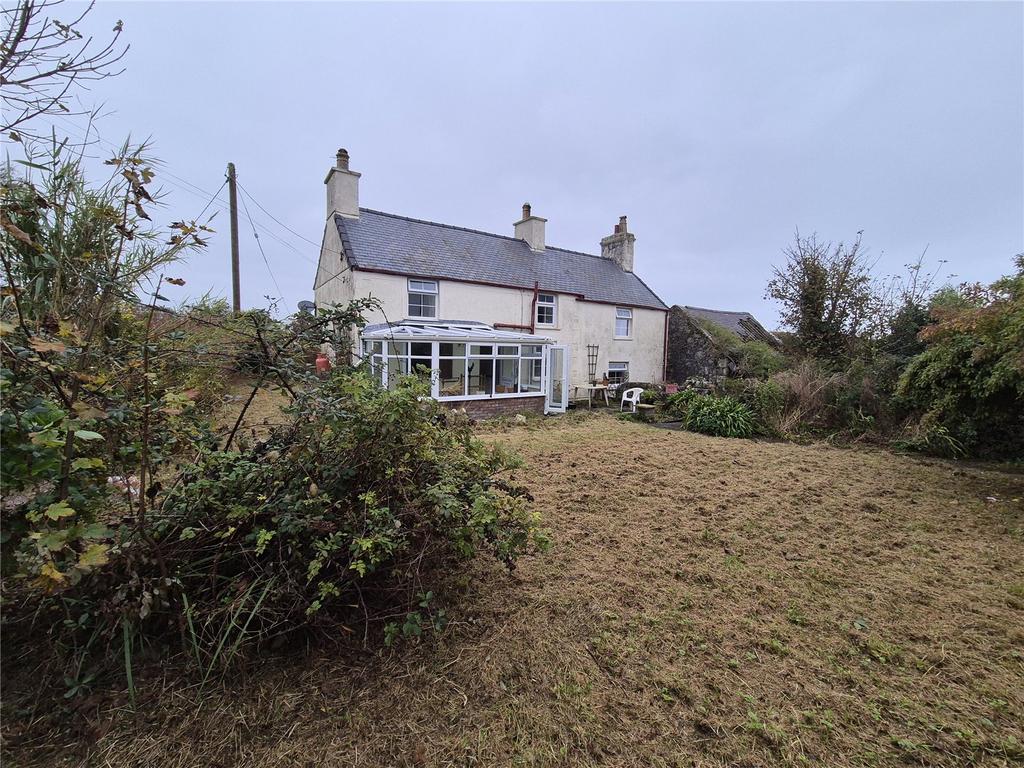 Marianglas, Benllech, Anglesey, LL73 4 bed detached house for sale - £ ...