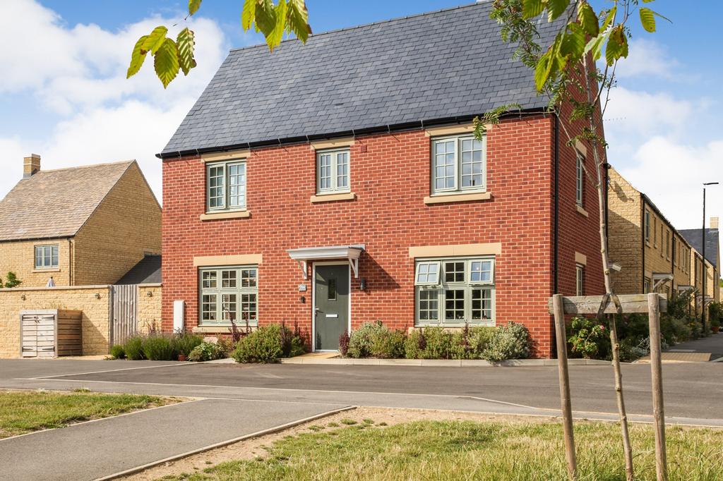 Windsor Road, Moreton-in-Marsh. GL56 0FF 3 bed semi-detached house - £ ...