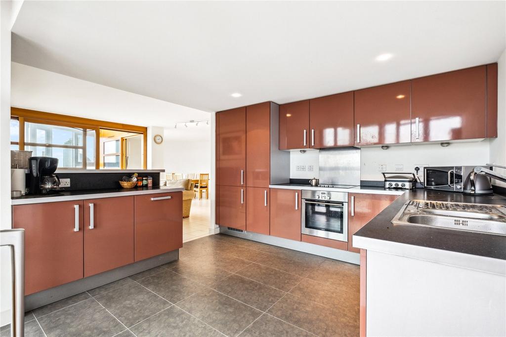 Falcon Wharf, 34 Lombard Road, London 3 bed flat - £5,000 pcm (£1,154 pw)