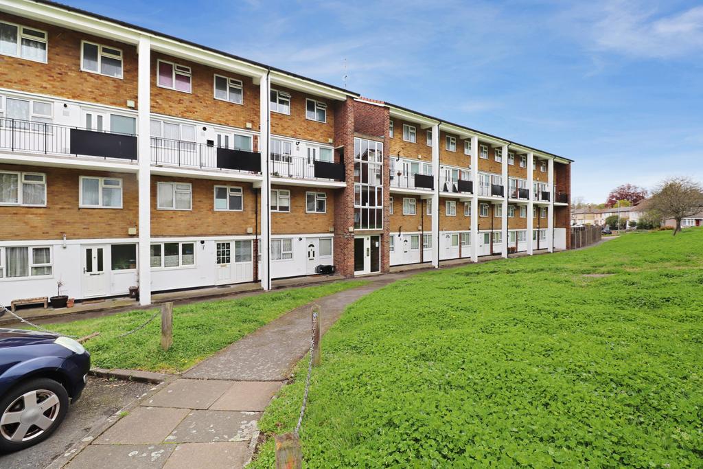 Rutland Gate, Belvedere, DA17 2 bed maisonette for sale - £230,000