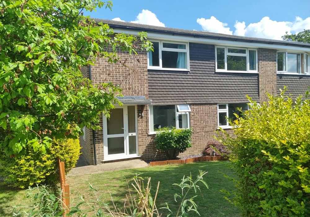 Court Close, Calmore SO40 2 bed maisonette - £215,000