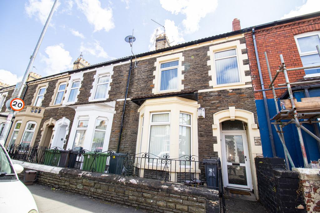 Redlaver Street, Cardiff 1 bed apartment - £900 pcm (£208 pw)