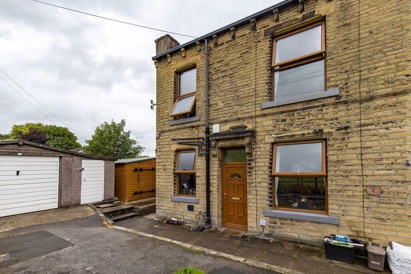 36 Union Street, Triangle HX6 3NW 2 bed end of terrace house - £160,000