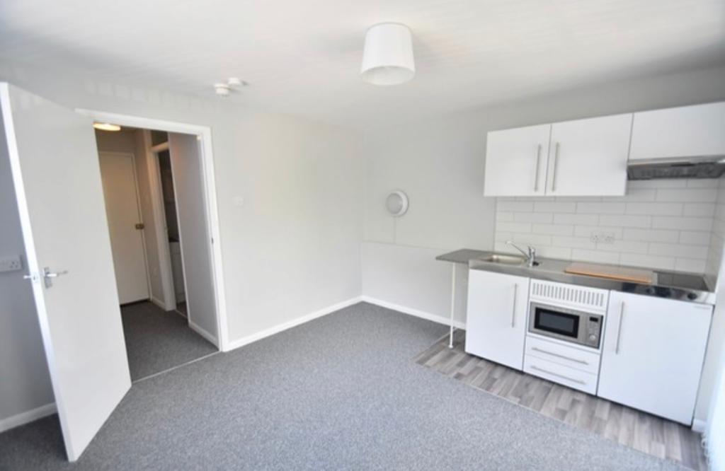 The Approach, Orpington, Kent, BR6 0SH Studio to rent - £950 pcm (£219 pw)