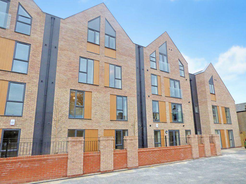 Tewkesbury Place, Beeston... 2 bed apartment - £1,050 pcm (£242 pw)