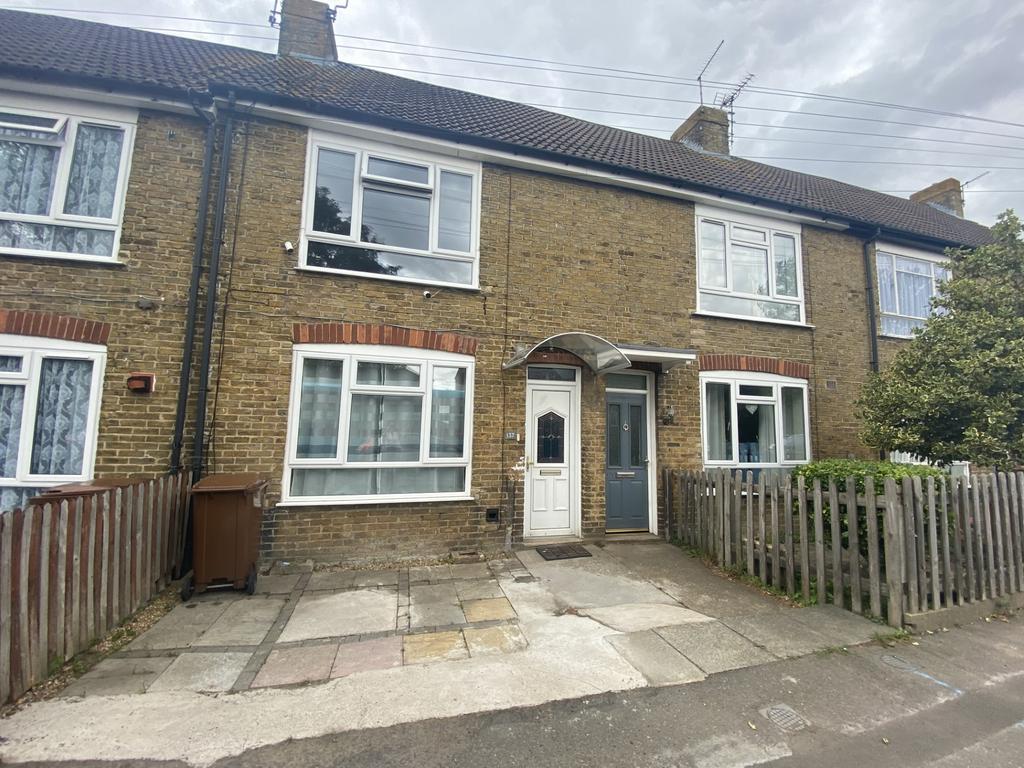 Cornwallis Avenue, Gillingham, ME7 2 bed terraced house - £240,000