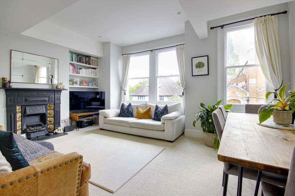 Mayfield Road, Crouch End, N8 2 bed apartment - £700,000