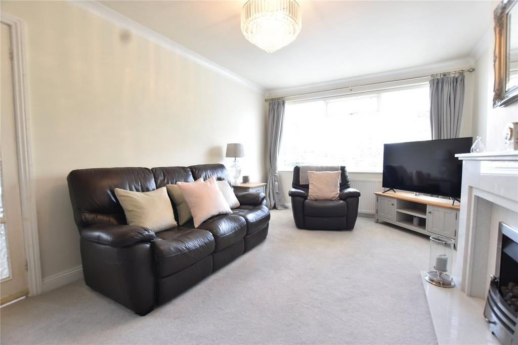 Haggate Crescent, Royton, Oldham... 2 bed semi-detached bungalow - £228,000