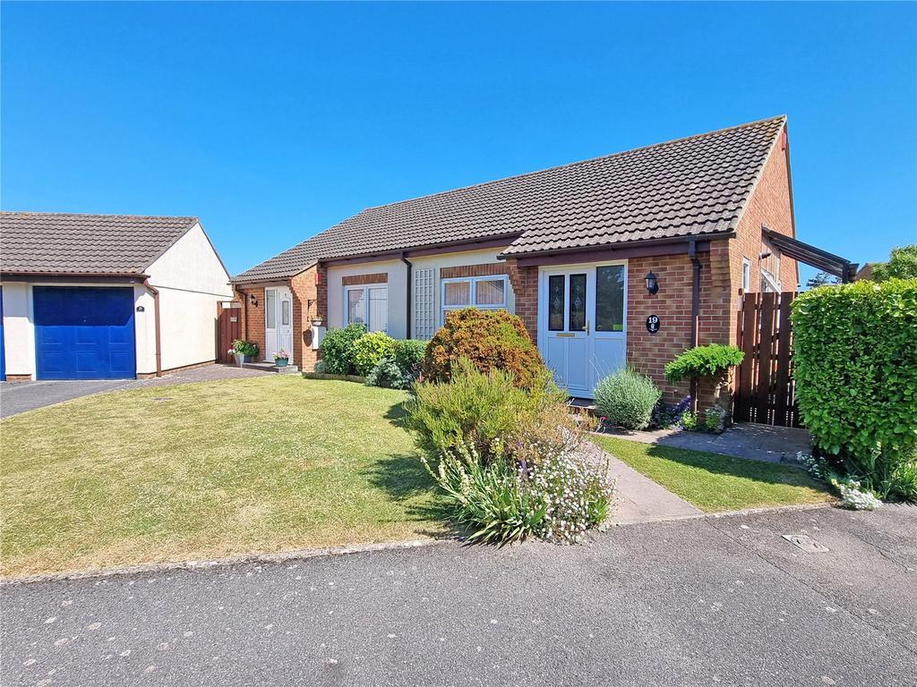Ellingham Road, New Milton... 2 bed bungalow - £375,000