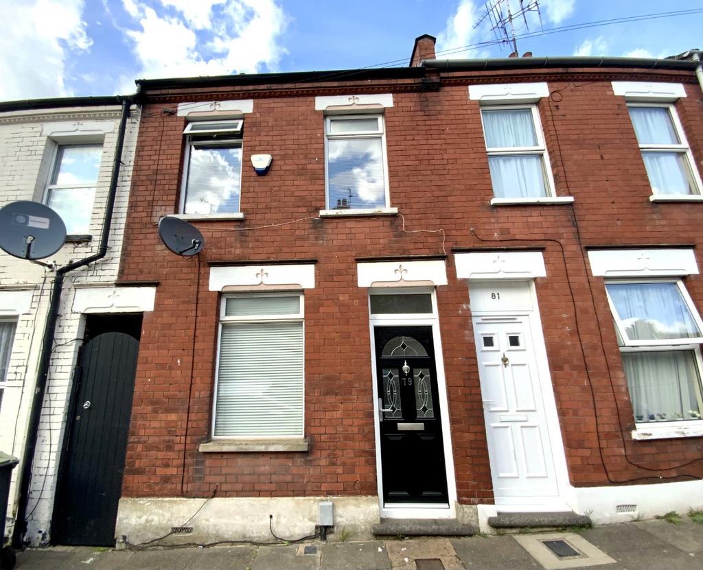 Harcourt Street, Luton, Bedfordshire... 2 bed terraced house - £210,000