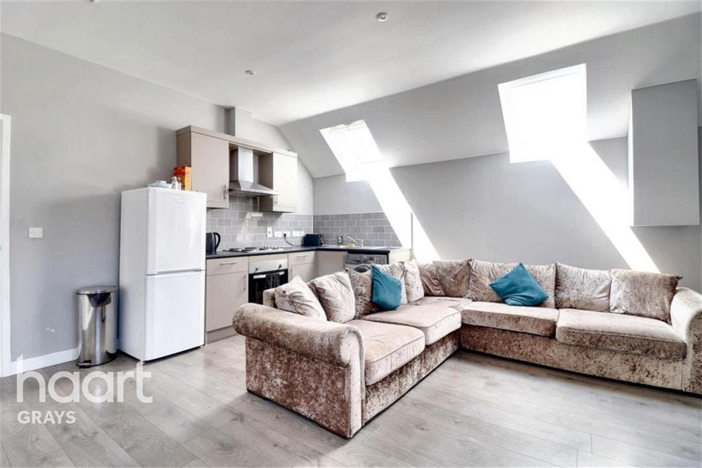 River View, RM16 3 bed flat - £1,500 pcm (£346 pw)