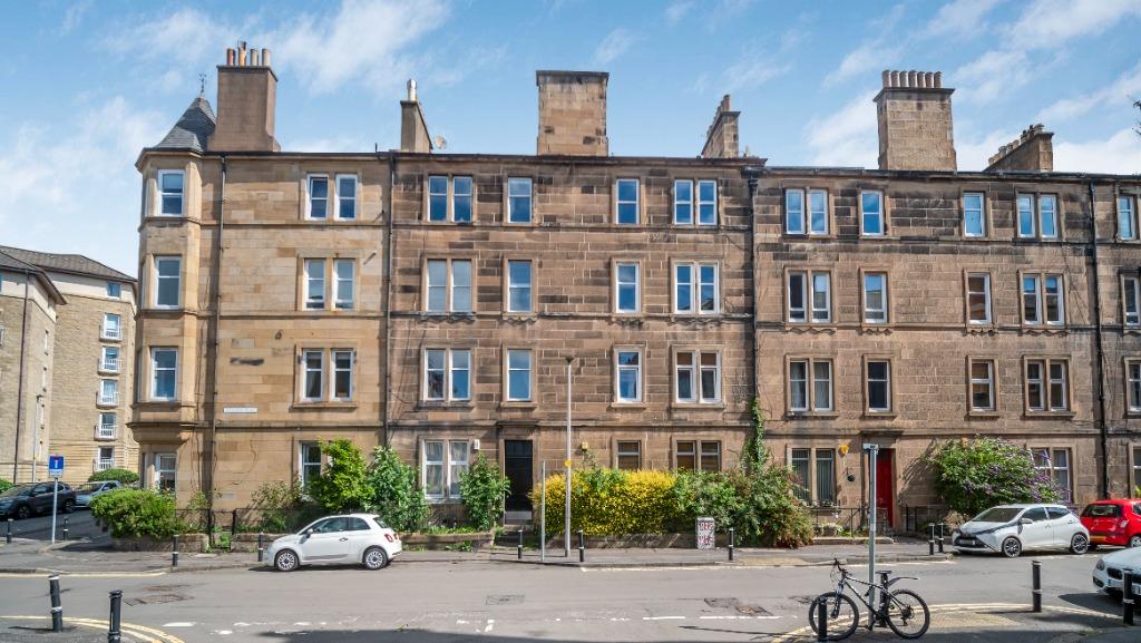 Roseburn Place, Roseburn, Edinburgh... 2 bed flat - £1,600 pcm (£369 pw)