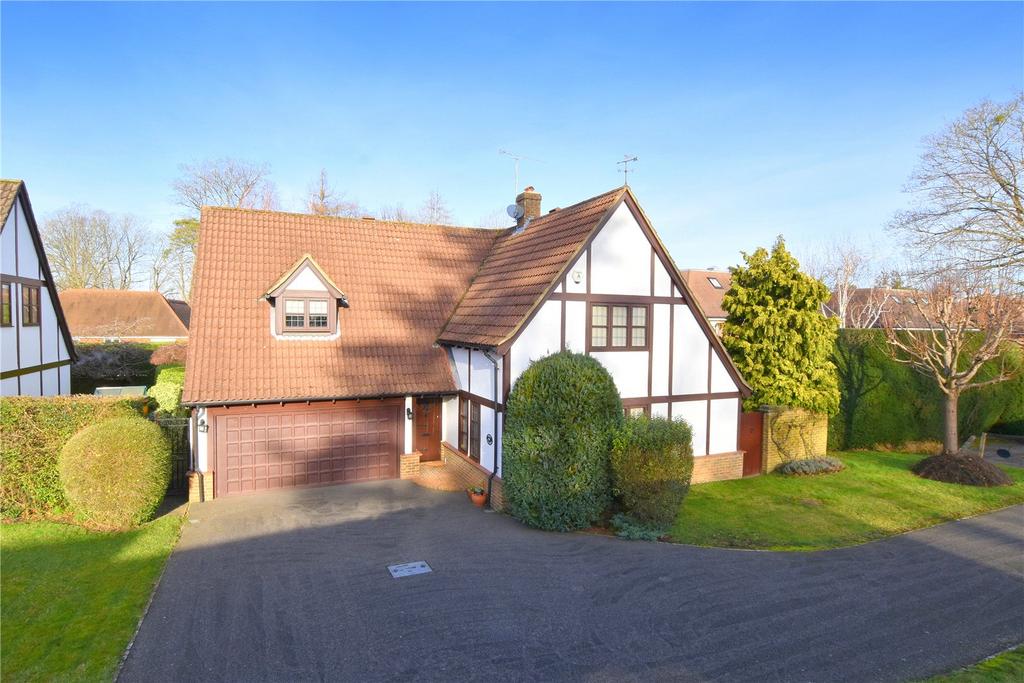 Sycamore Close, Fetcham, KT22 4 bed detached house - £1,050,000