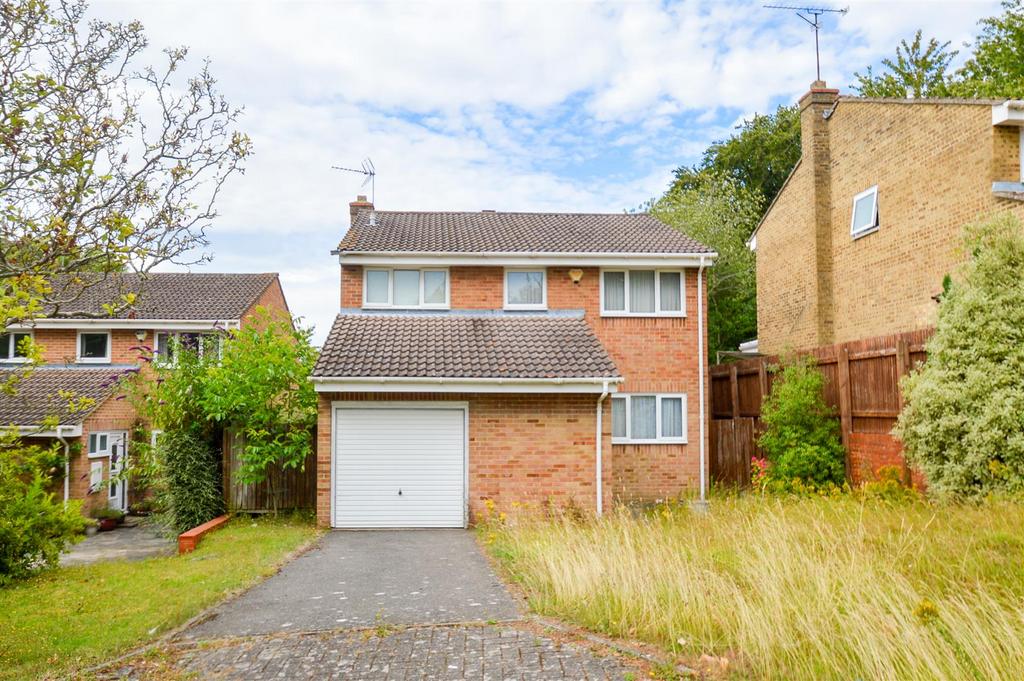 Goodall Close, Gillingham 4 bed detached house for sale - £425,000