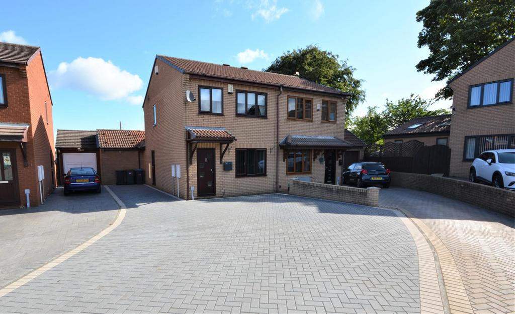 Lilac Way, Toft Hill, Bishop... 4 bed semi-detached house - £155,000