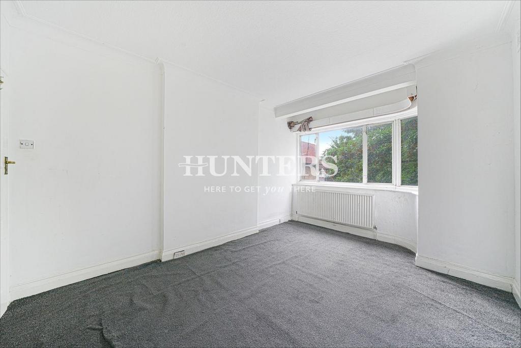 Tanfield Avenue, London, NW2 2 bed apartment for sale - £200,000
