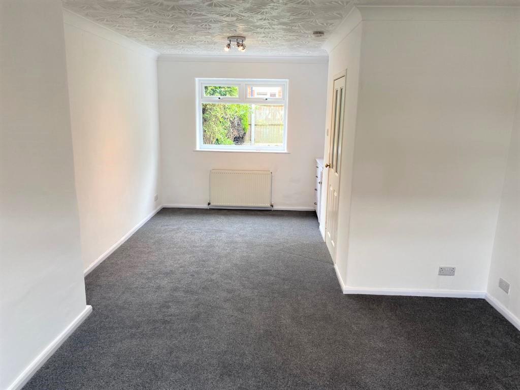 Cotefields Avenue Farsley Pudsey 3 Bed Semi Detached House £259 995