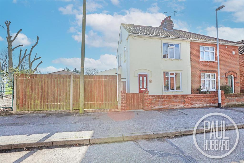 Wellington Road, Pakefield, NR33 3 bed semi-detached house - £260,000