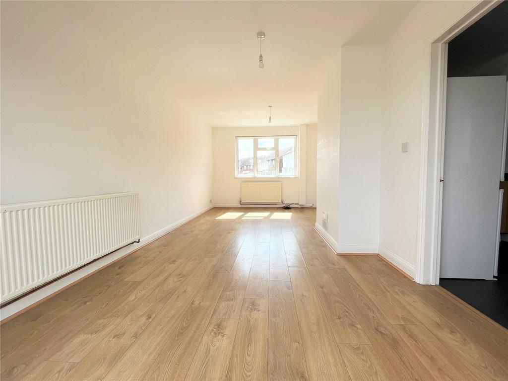 Cavell Crescent, Dartford, Kent, DA1 2 bed semi-detached house - £1,550 pcm (£358 pw)
