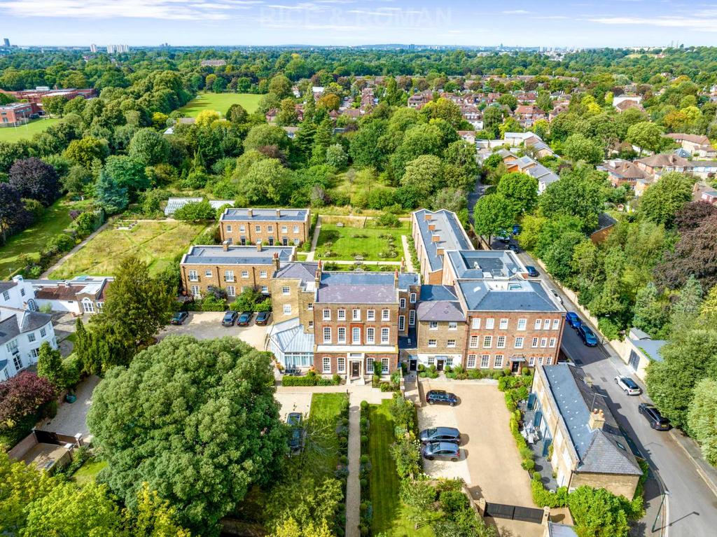 Ham Common, Richmond TW10 2 bed retirement property - £1,100,000