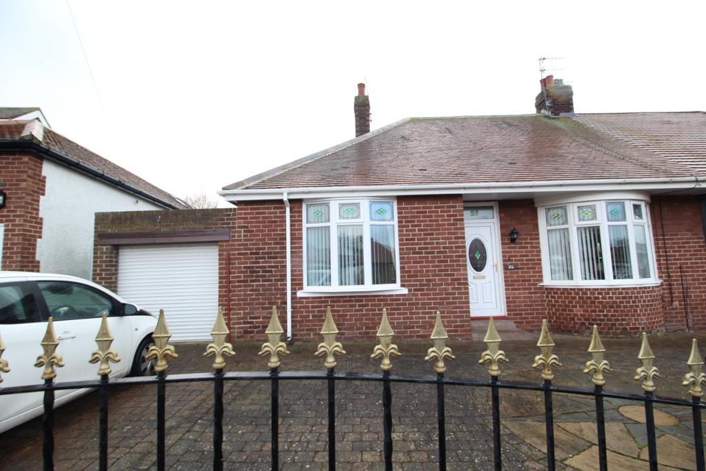 Clyvedon Rise, South Shields, Tyne... 2 bed semi-detached bungalow - £ ...