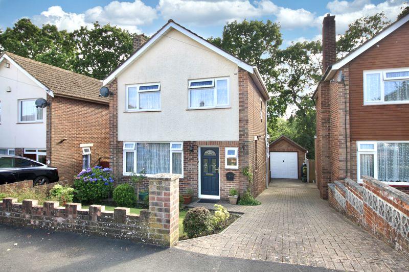 Warren Close, Southampton SO16 3 bed detached house - £325,000