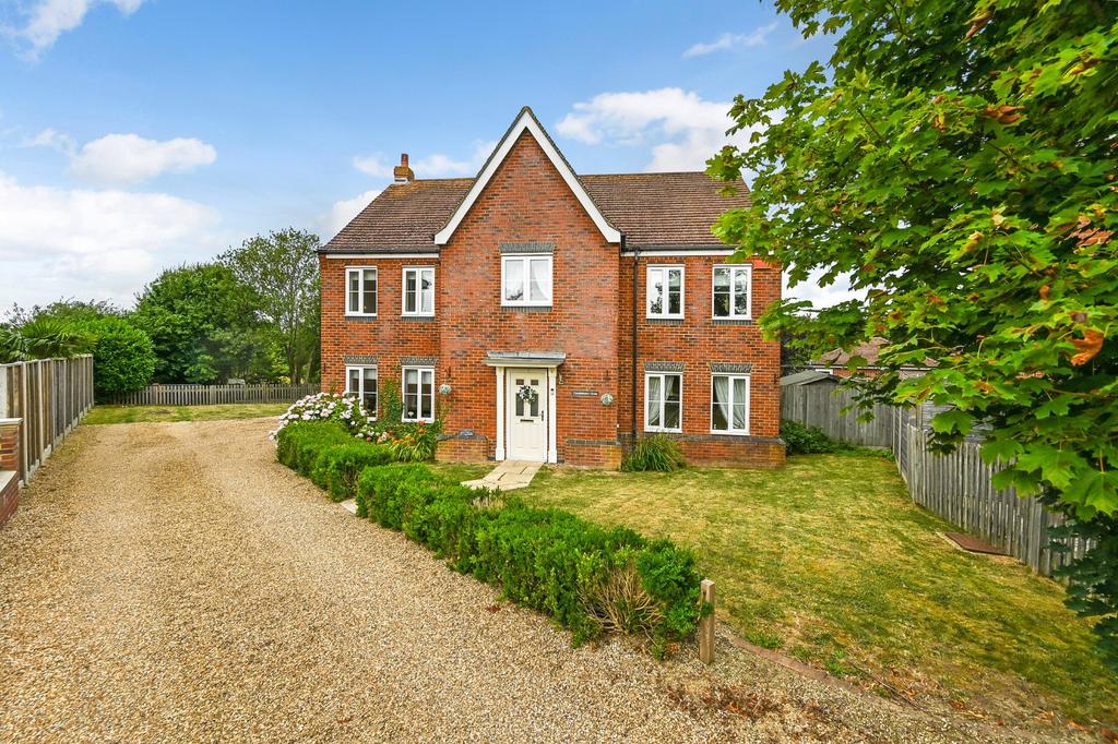 Tudor Farm Close, Church Hill... 5 bed detached house - £775,000