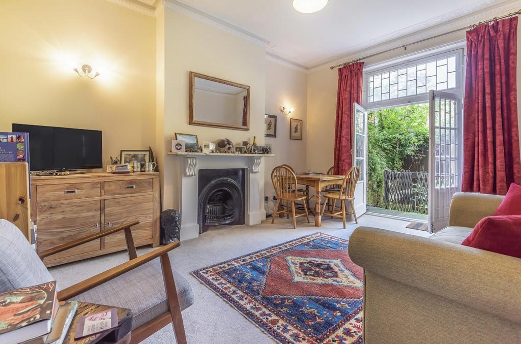 Werter Road, Putney SW15 1 bed flat to rent - £1,900 pcm (£438 pw)