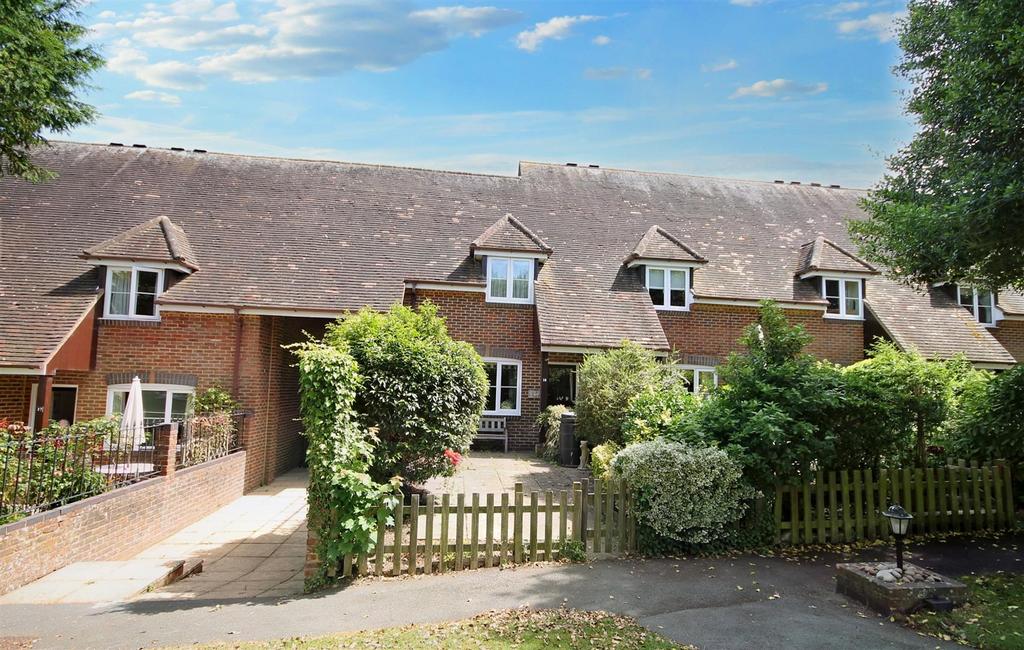 BOOKHAM GROVE, GREAT BOOKHAM, KT23 2 bed house - £375,000