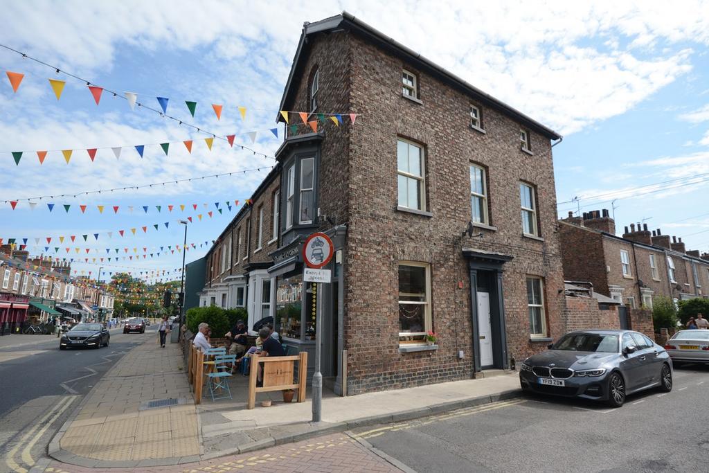 Vine Street, York, YO23 2 bed property - £1,400 pcm (£323 pw)