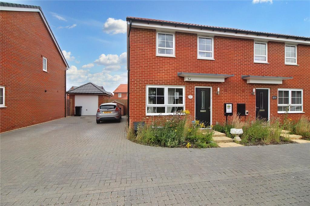 Pellew Place, Cringleford, Norwich... 3 bed semi-detached house - £315,000