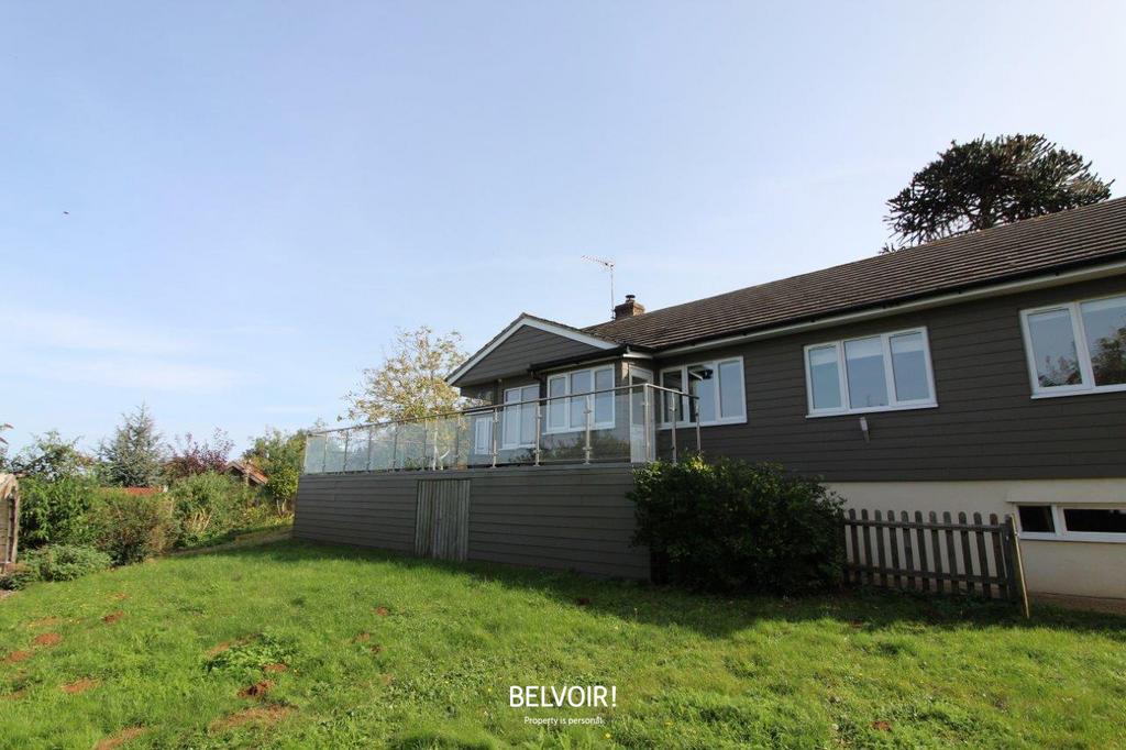 Pin Mill Road, Chelmondiston, IP9 4 bed detached house - £1,950 pcm (£ ...