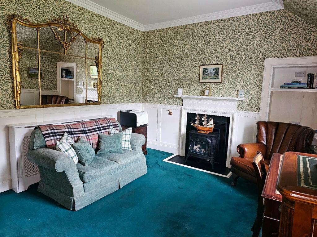 Invermoriston, Inverness-Shire 4 bed detached house for sale - £695,000
