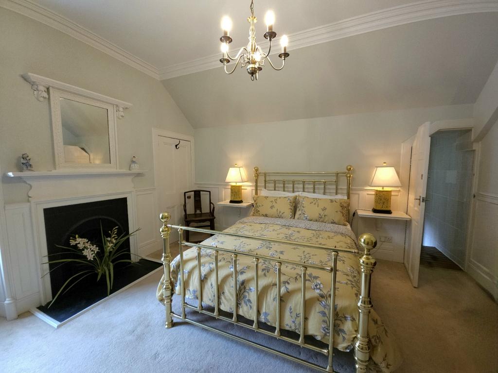 Invermoriston, Inverness-Shire 4 bed detached house for sale - £695,000