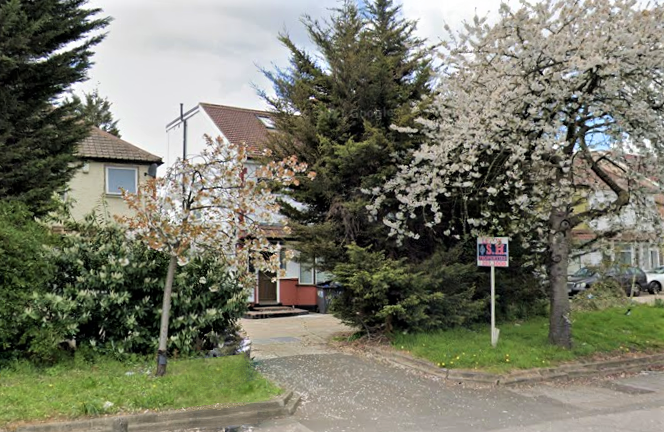 WATFORD WAY, HENDON, NW4 4TR 7 bed semi-detached house - £850 pcm (£196 pw)