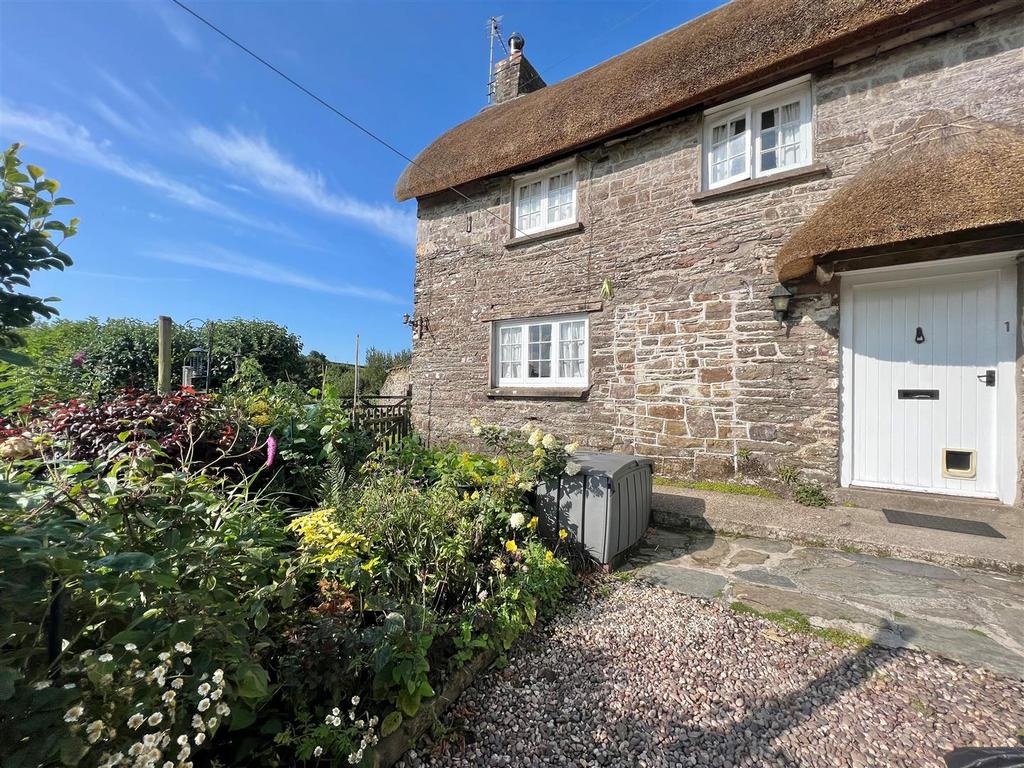 East Buckland, Barnstaple 2 bed cottage - £269,000