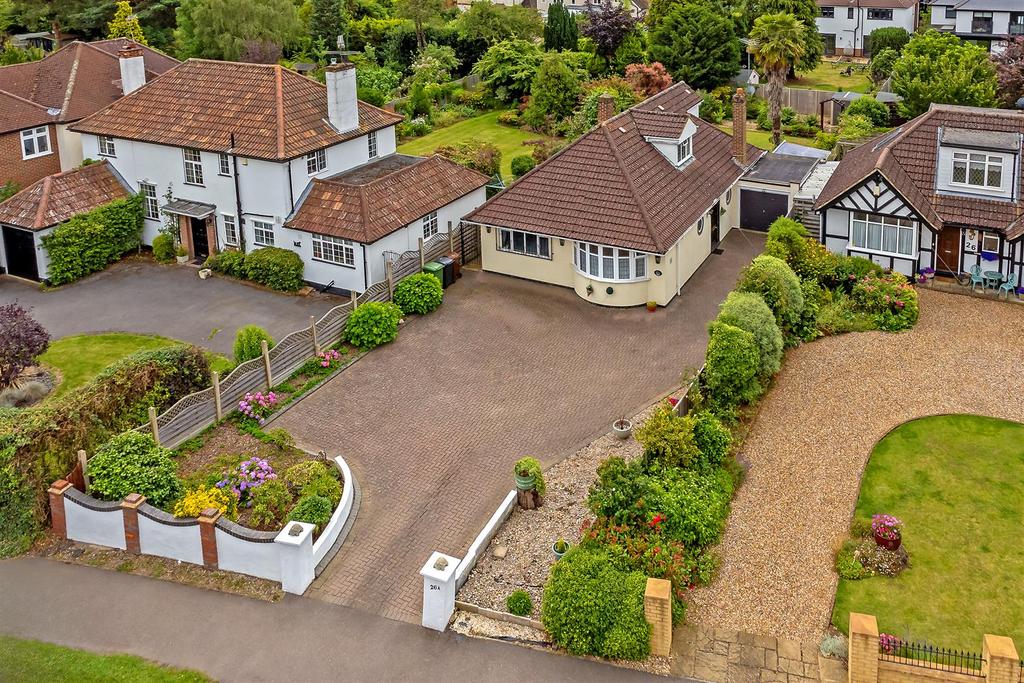 Marshalswick Lane, St Albans 3 bed detached house - £899,950