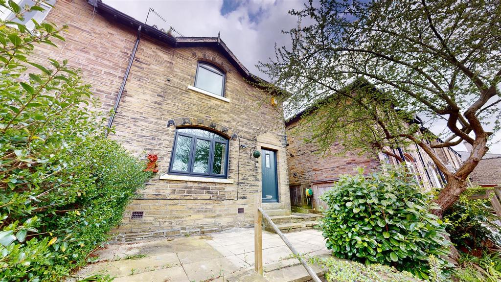 Staups Lane, Shibden, Halifax 2 bed semi-detached house - £195,000