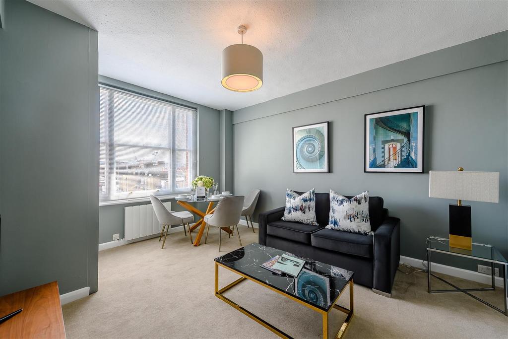 Hill Street, Mayfair, London W1J 1 bed flat - £3,207 pcm (£740 pw)