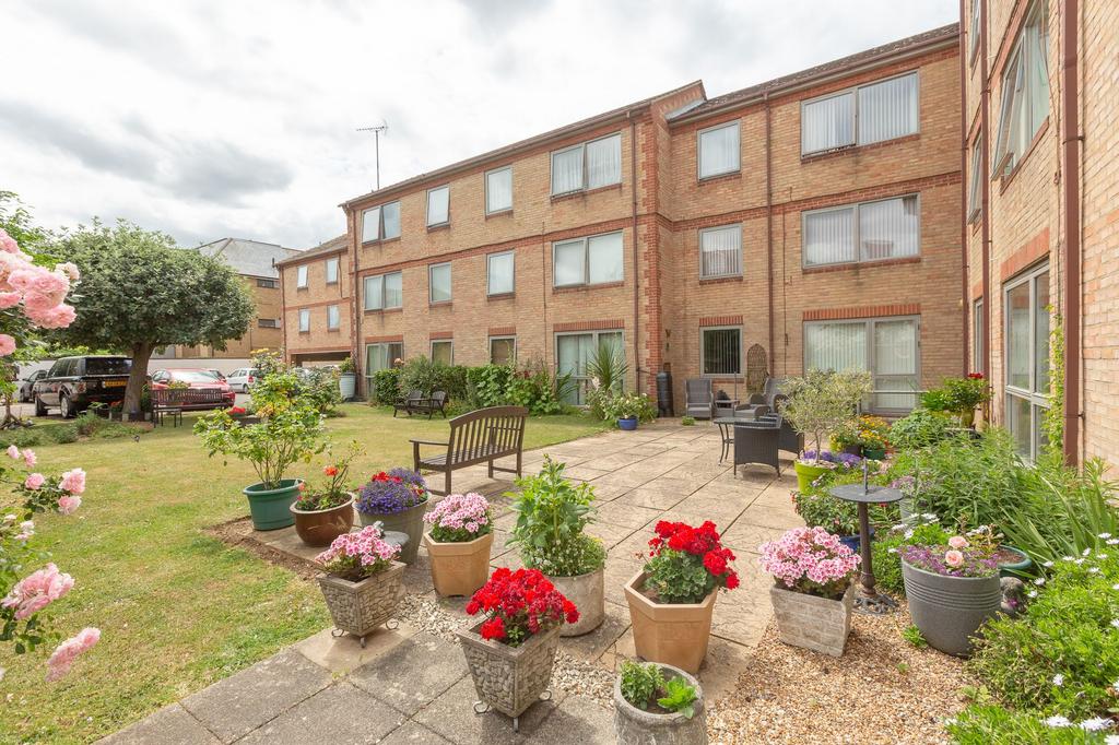High Street, Cavendish Court High... 1 bed ground floor flat - £120,000