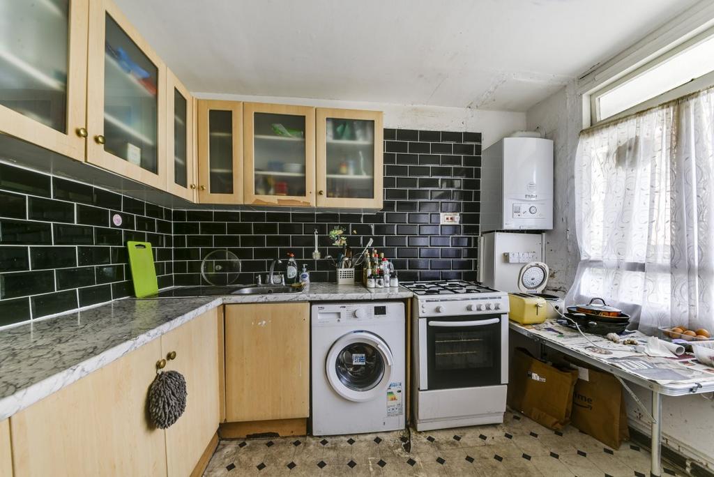 Hadstock House, Ossulston Street, Euston 4 bed flat - £4,300 pcm (£992 pw)