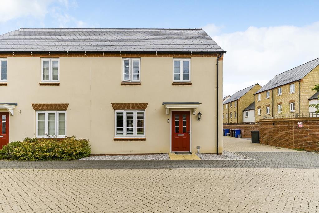 Kingsmere, Bicester, Oxfordshire, ... 3 bed semi-detached house - £415,000
