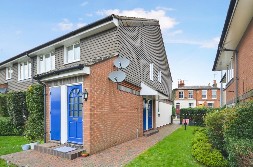 Guildford Road, Farnham, Surrey, GU9 2 bed apartment - £1,250 pcm (£288 pw)