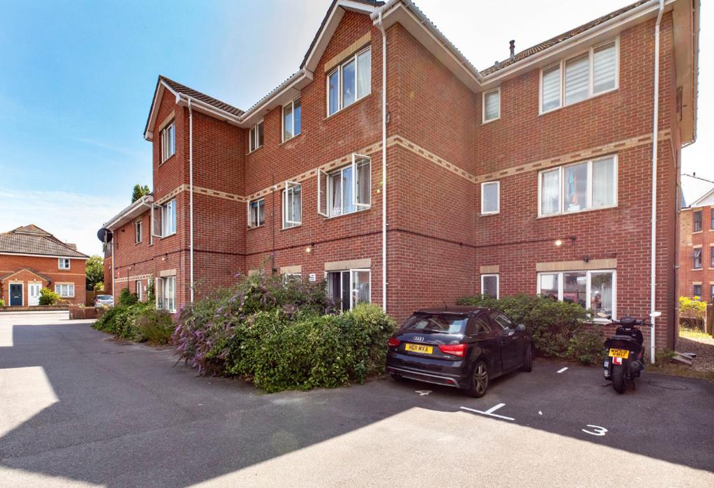 Primrose Court - Boscombe 2 bed flat for sale - £180,000