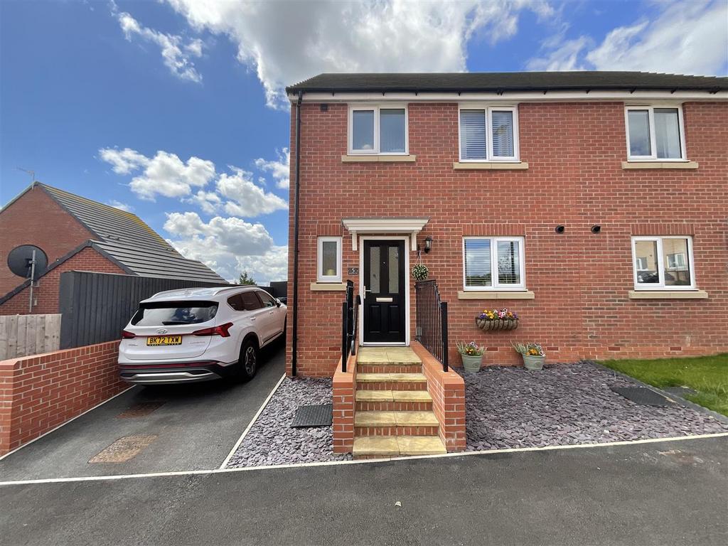 Wagoners Way, East Ayton, Scarborough 3 bed house - £215,000
