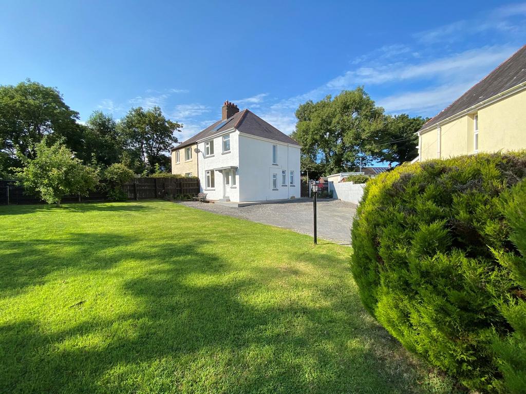 Greenfield Row, Cardigan, SA43 3 bed semi-detached house - £270,000