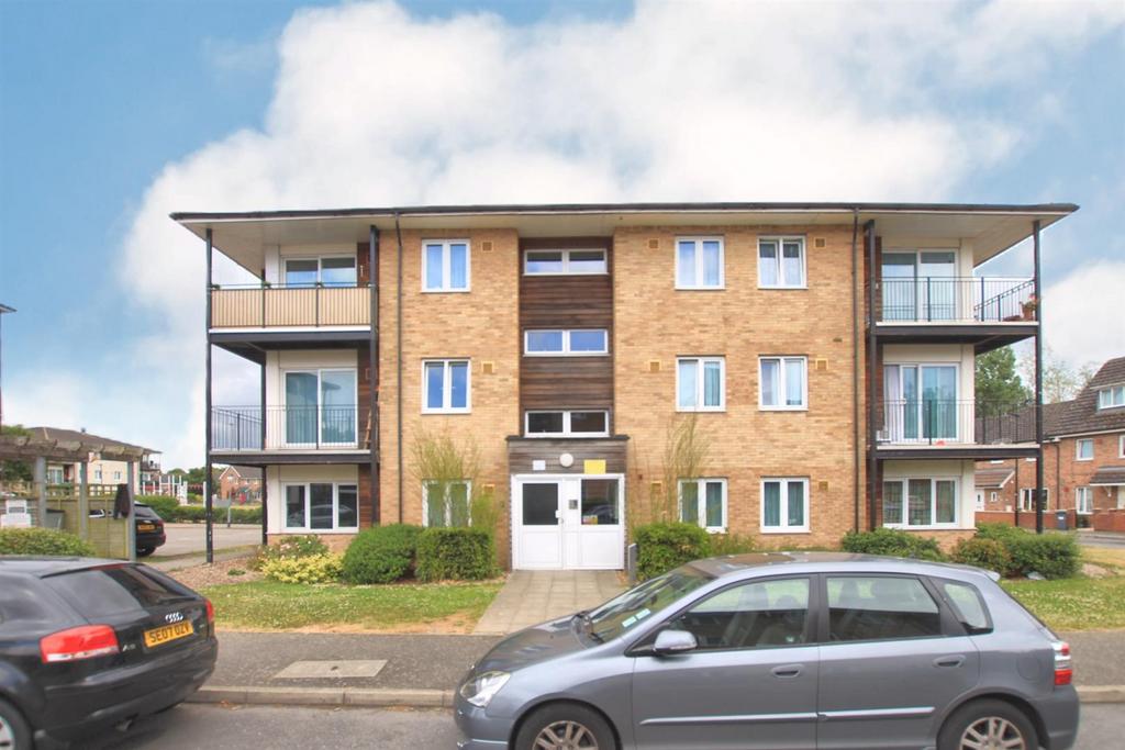 Blackburn Way, Hounslow TW4 2 bed apartment for sale - £279,950