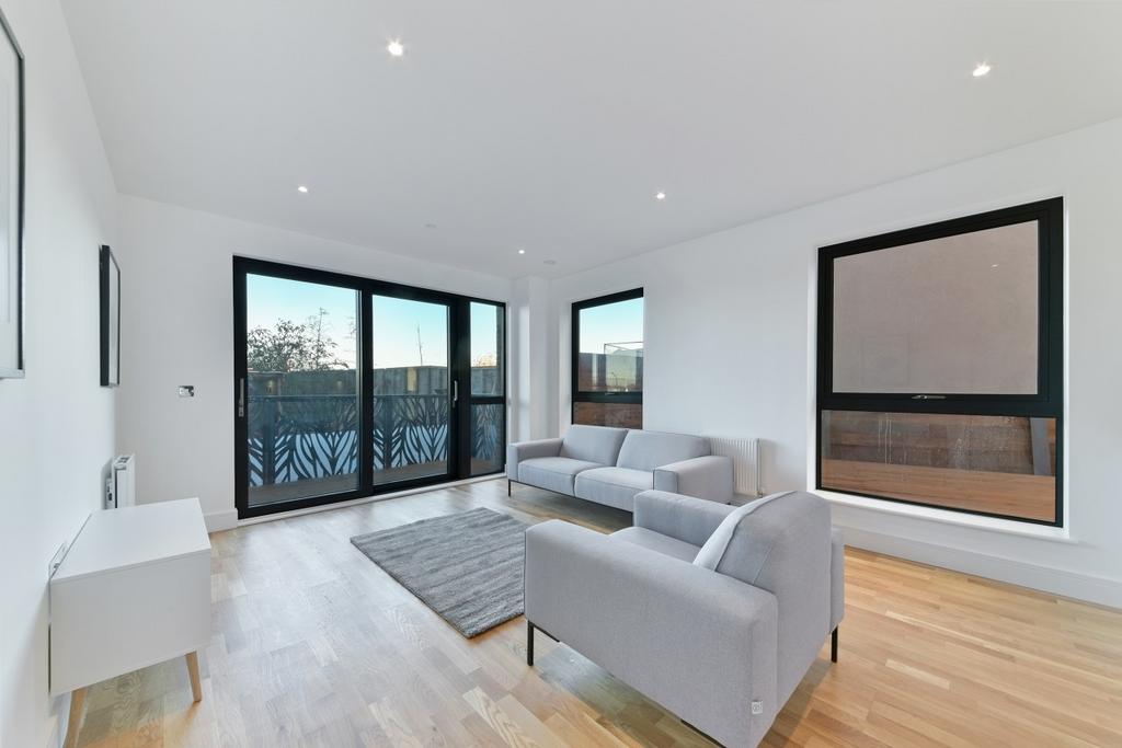 Cityview Point, Leven Wharf, Poplar E14 2 bed apartment - £2,383 pcm (£ ...