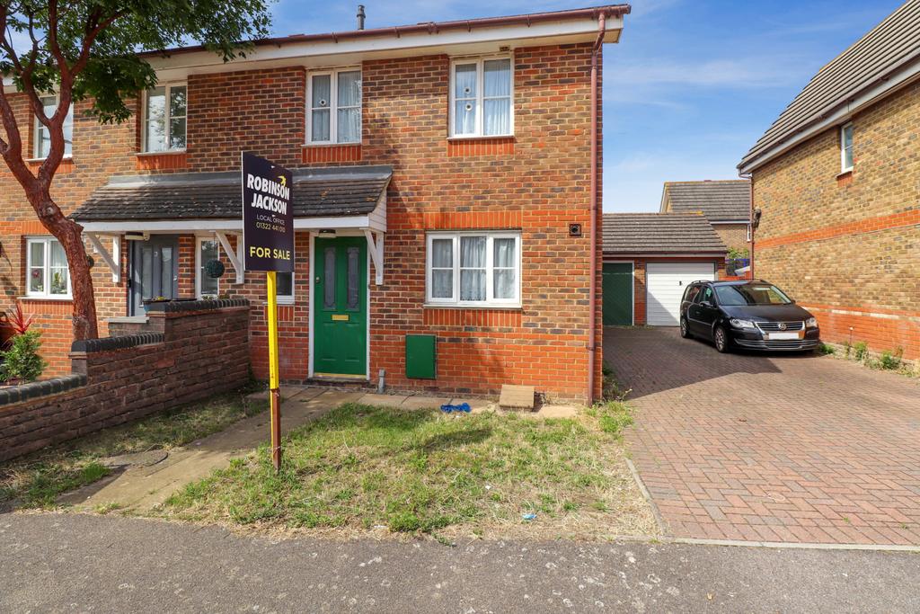 Arden Close, Thamesmead, London, SE28 3 bed semi-detached house - £360,000